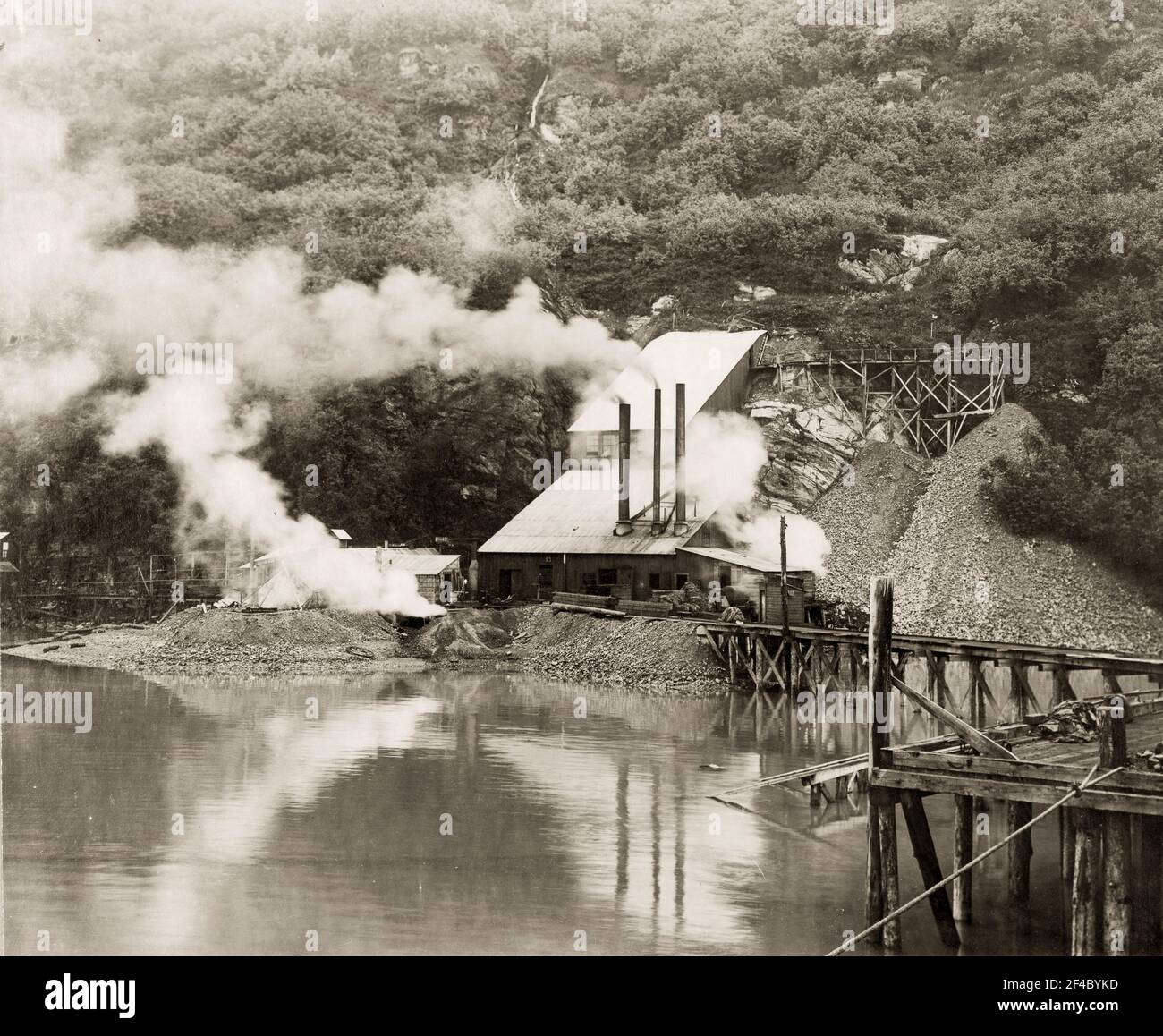 Gold mine early 1900s hi-res stock photography and images - Alamy