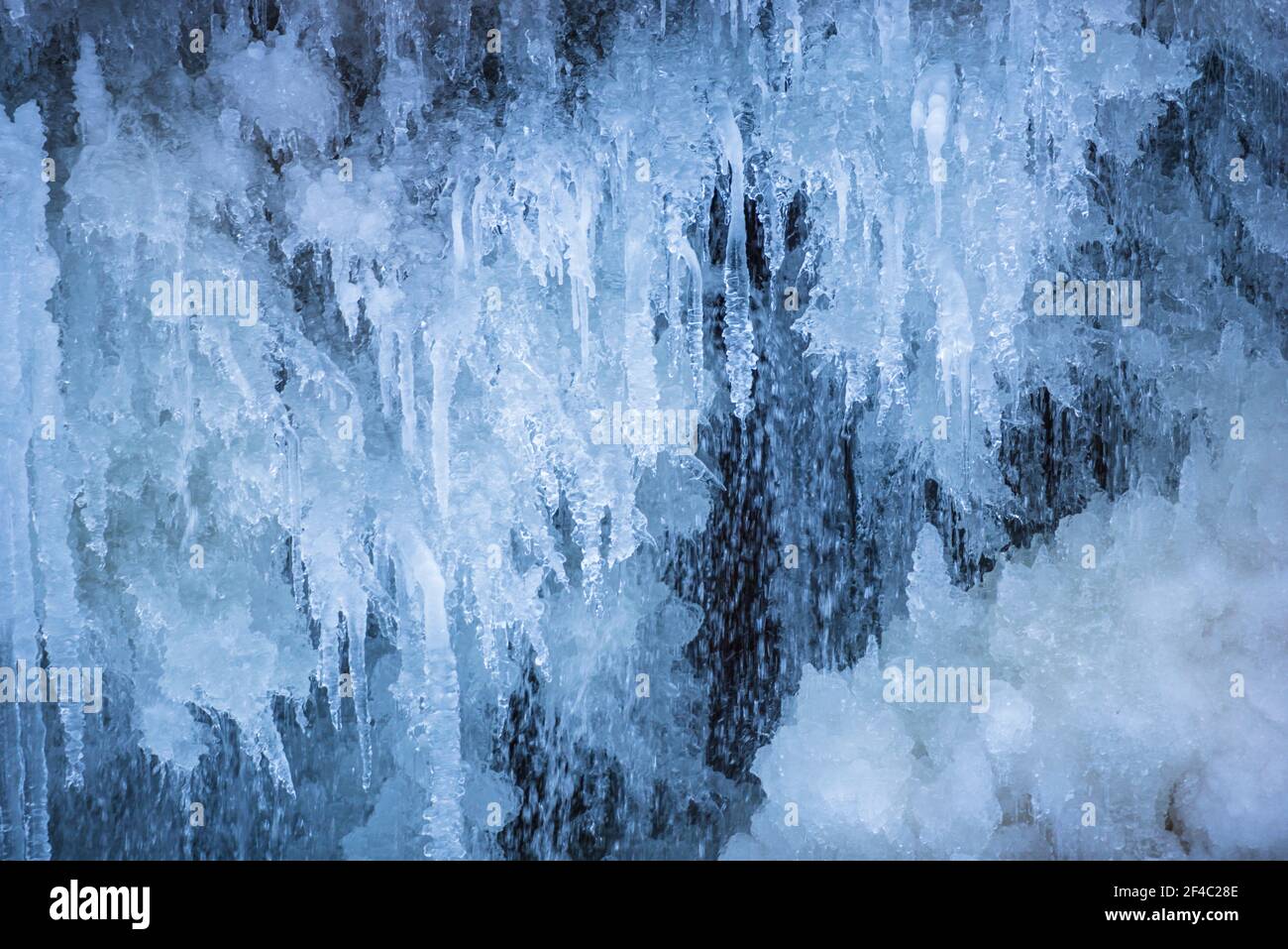 Winter frozen icicles Stock Photo - Alamy