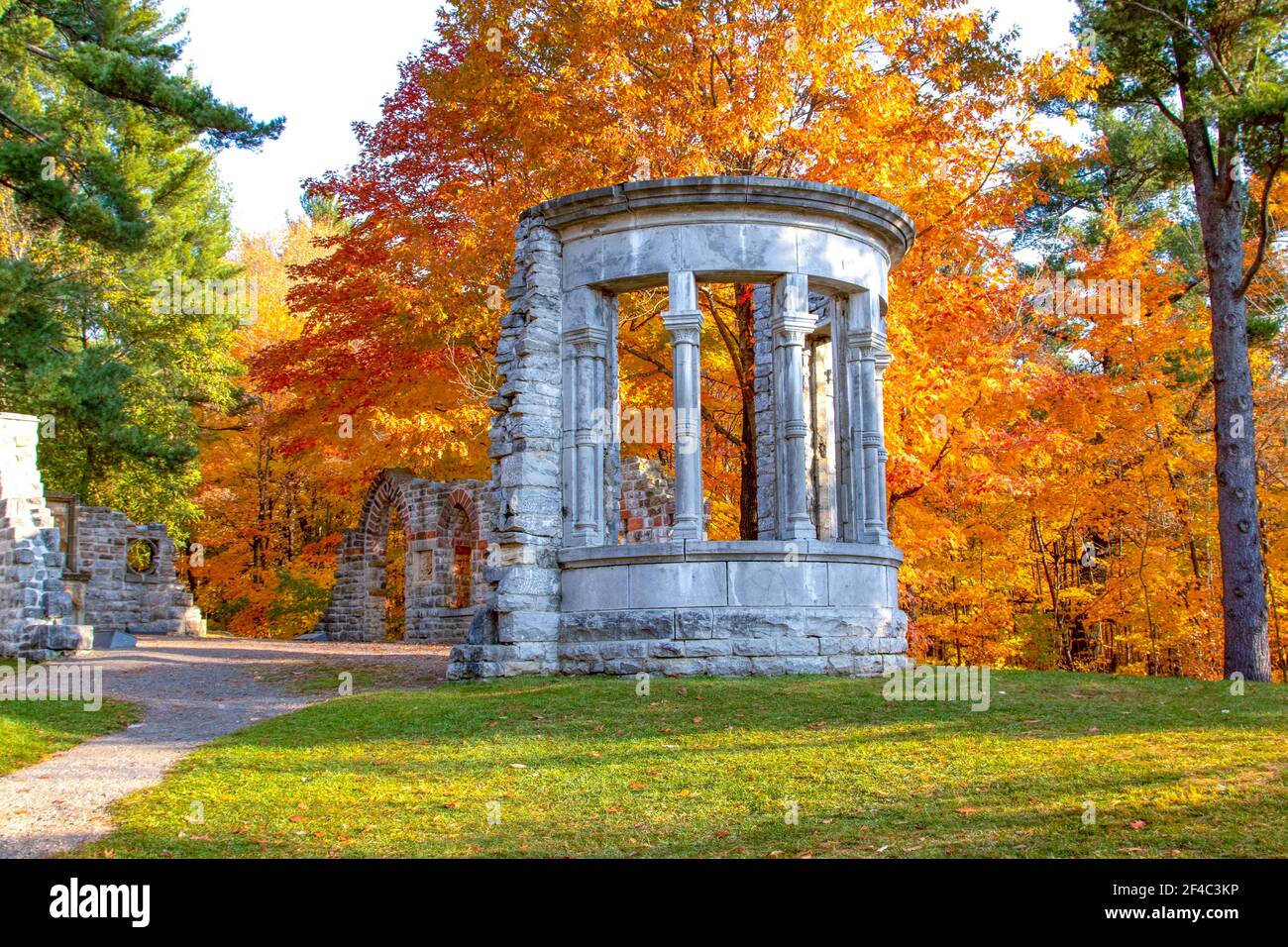 Fall colours behind the Abbey Ruins at the MacKenzie King Estate in ...