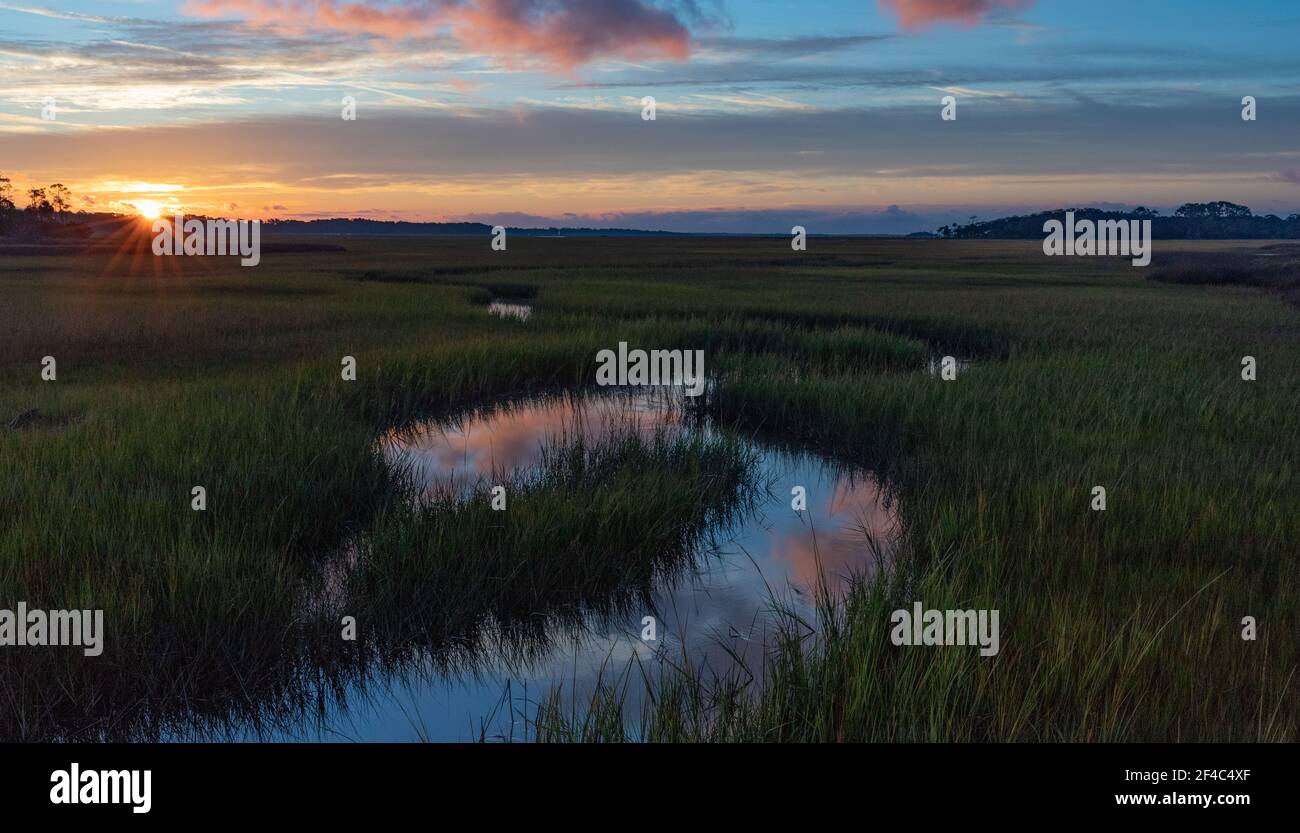 Water reflection of sun hi-res stock photography and images - Alamy