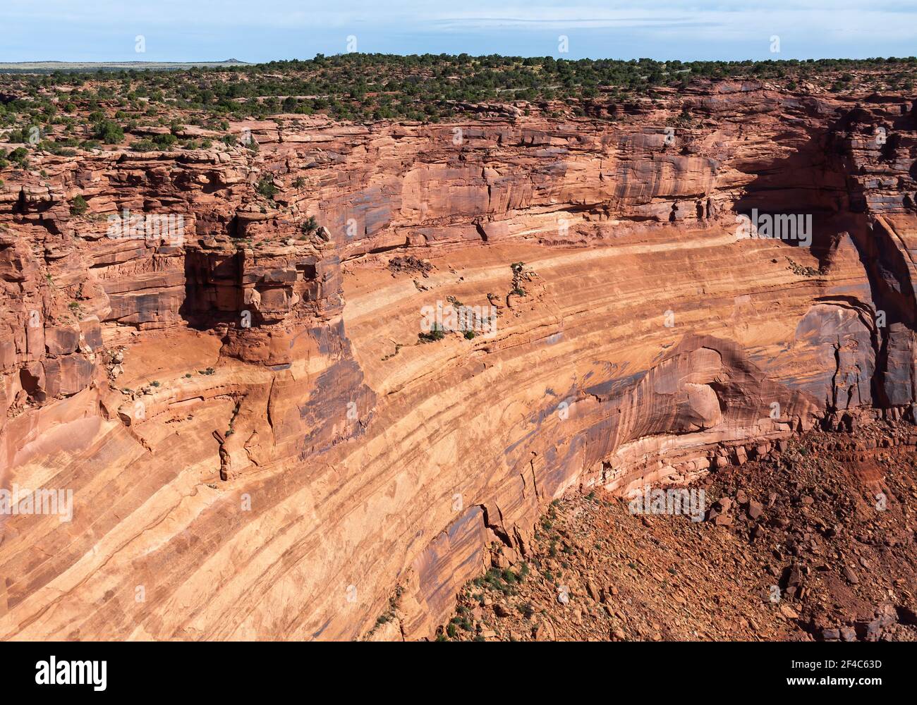 Vertical sheer drop hi-res stock photography and images - Alamy