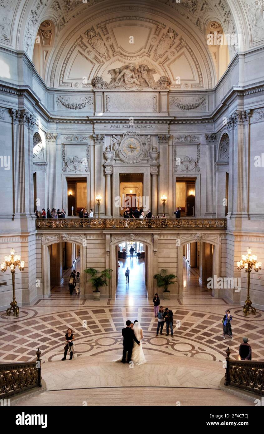 Civic geometry hi-res stock photography and images - Alamy