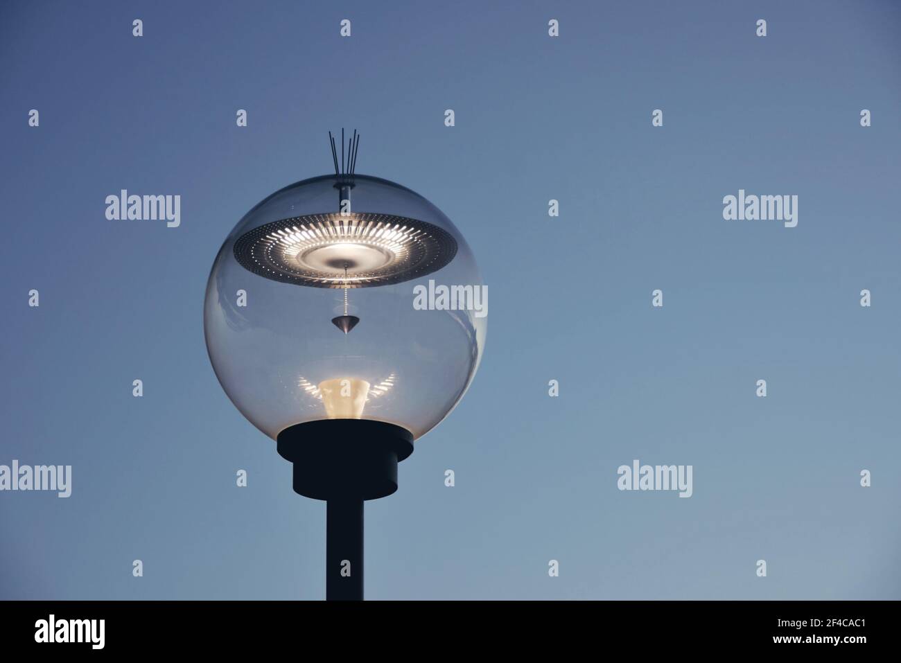 Street light close up hi-res stock photography and images - Alamy
