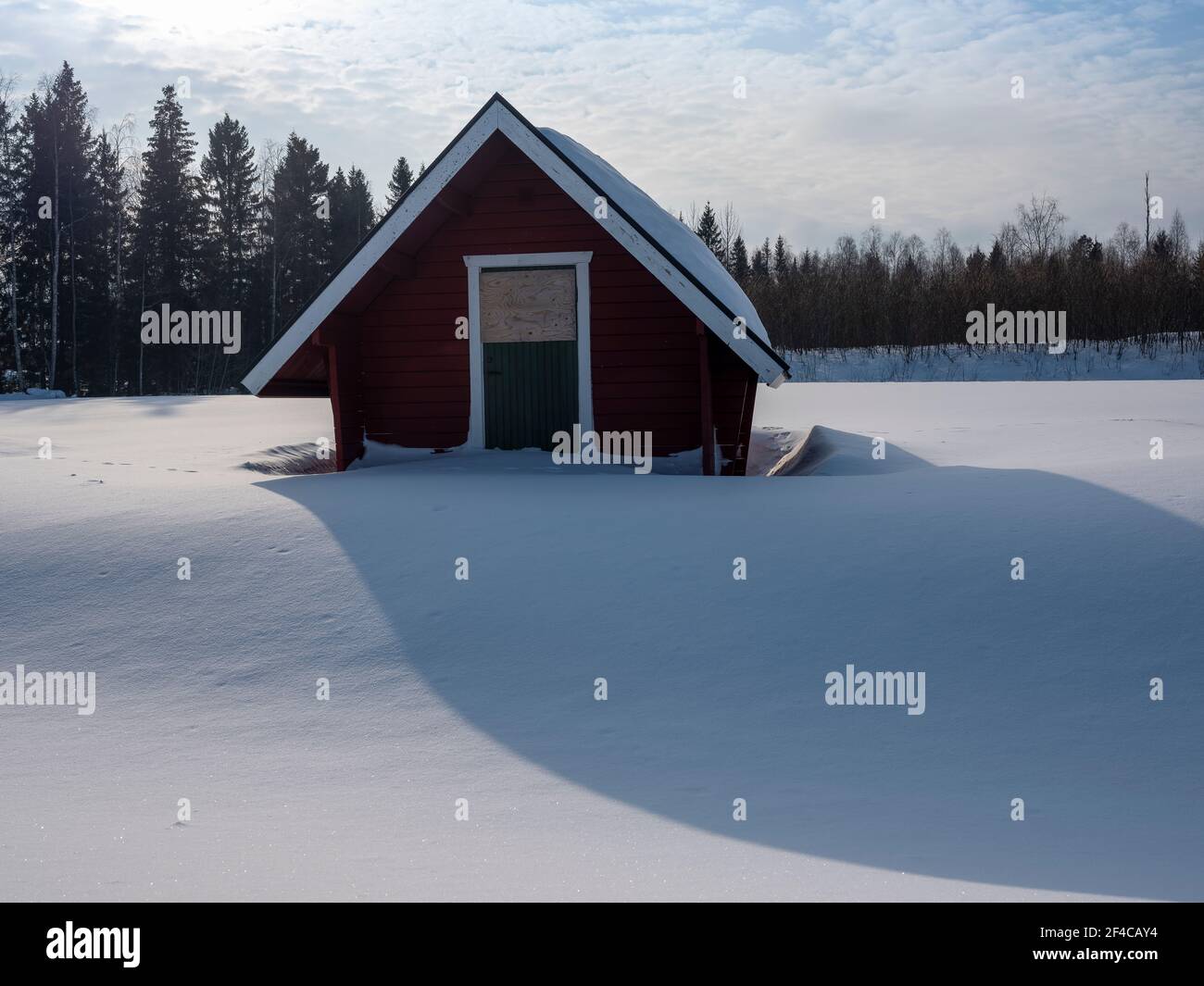 Sunny barn exterior hi-res stock photography and images - Alamy
