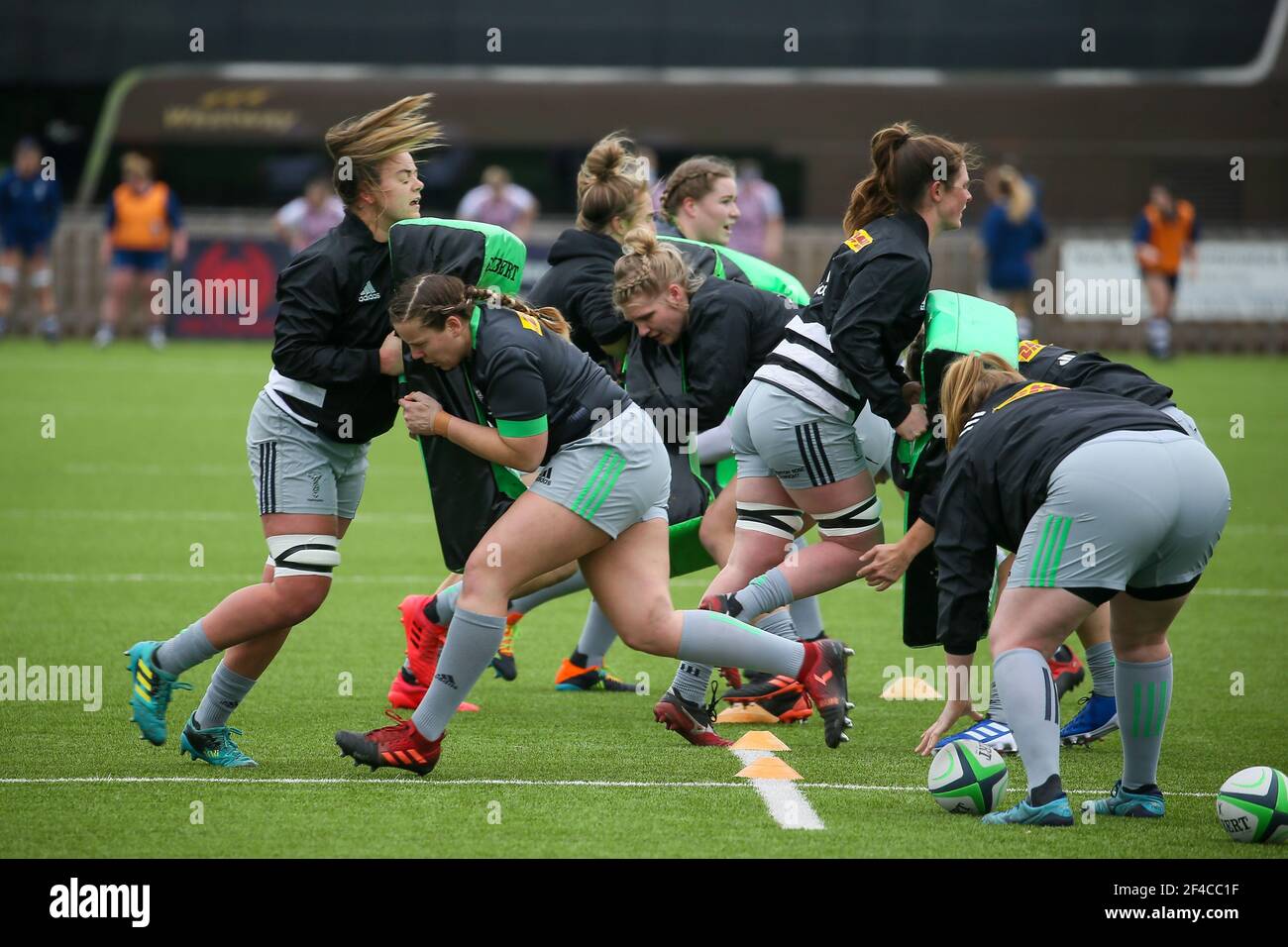 Women rugby players warm up hi-res stock photography and images - Alamy