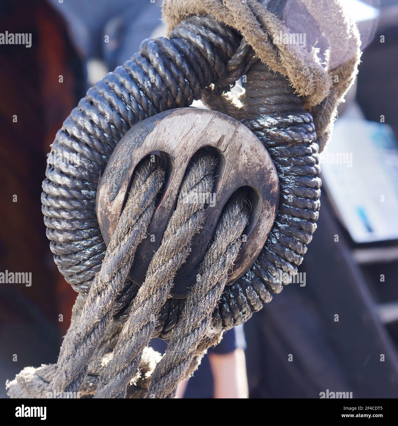 Block and tackle hi-res stock photography and images - Alamy