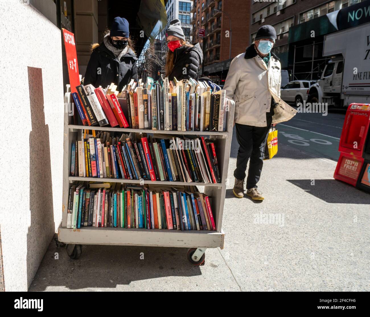 Strand book store village hi-res stock photography and images - Alamy