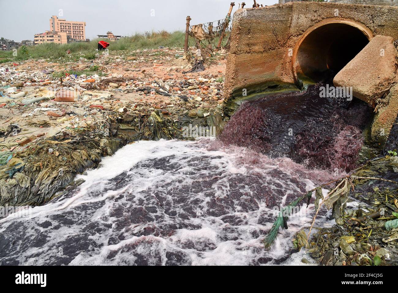 water pollution in dhaka Stock Photo - Alamy