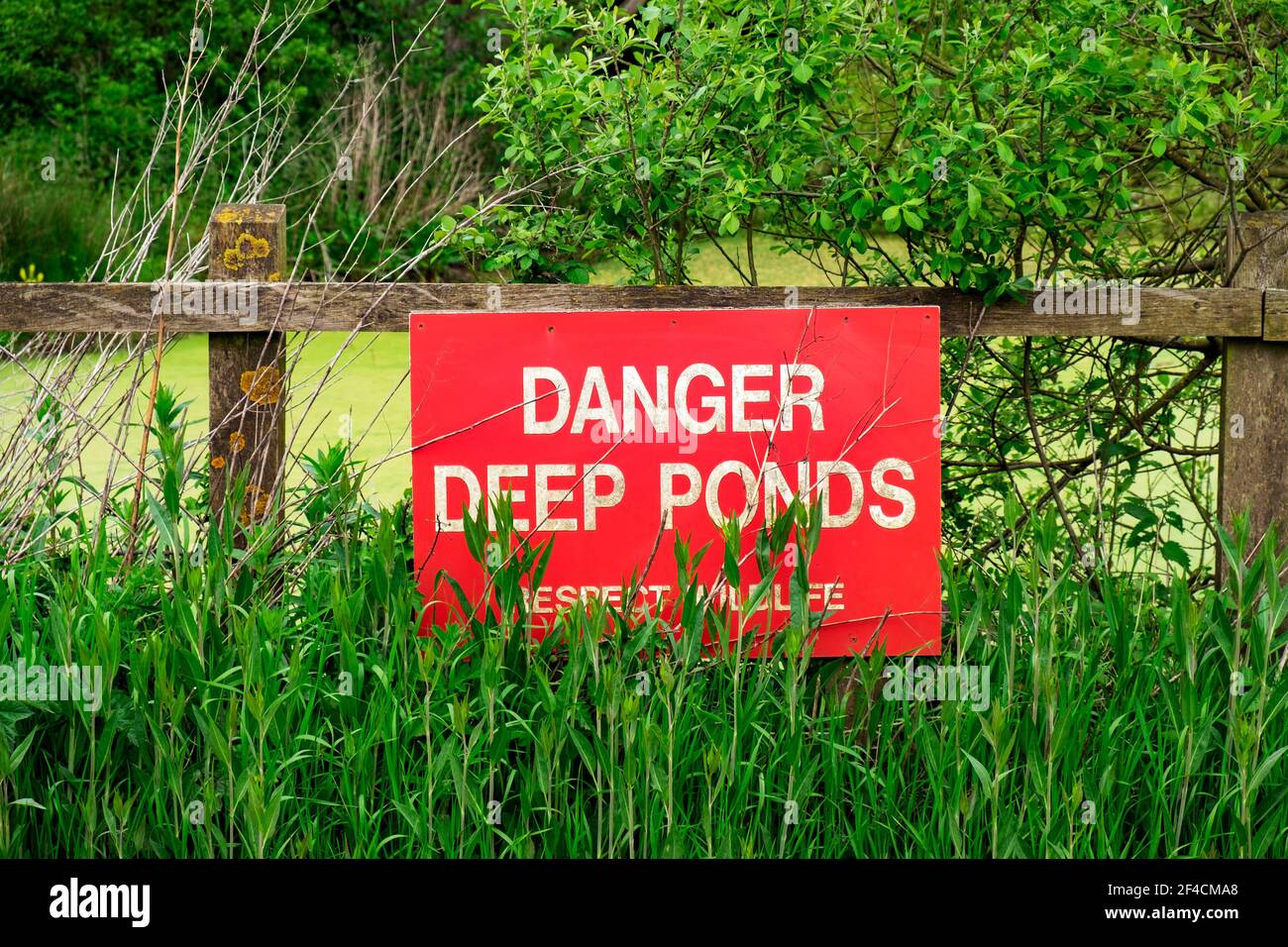 Danger deep water keep out hi-res stock photography and images - Alamy
