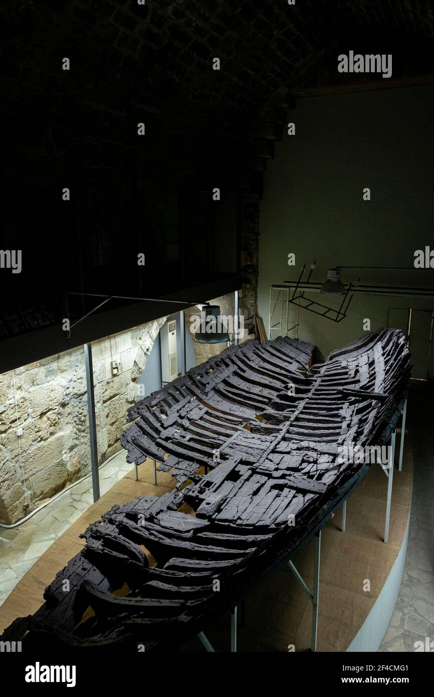 Kyrenia, Northern Cyprus. Ruins of ancient Kyrenia boat Stock Photo - Alamy