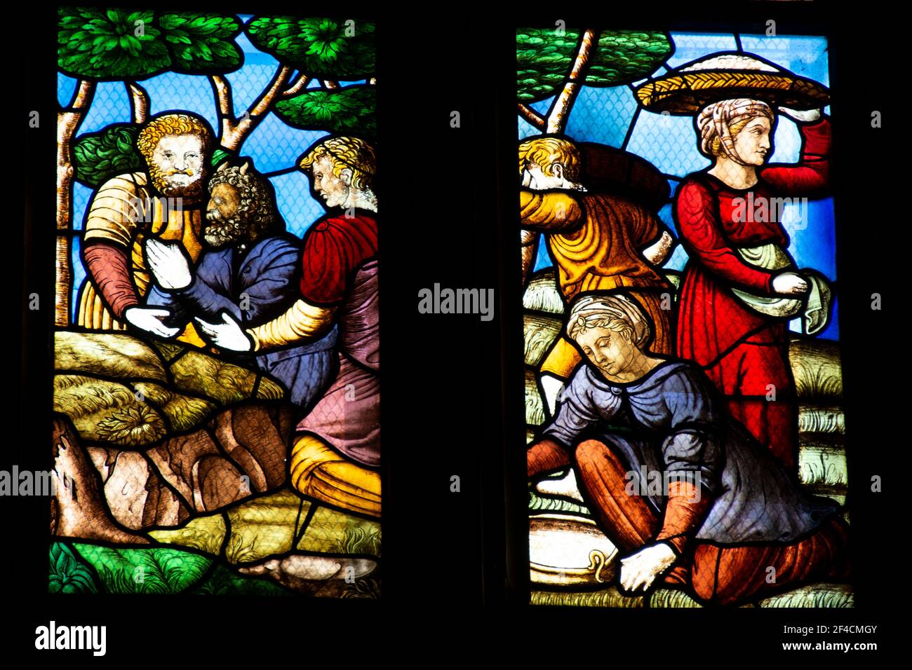 Historiated windows hi-res stock photography and images - Alamy