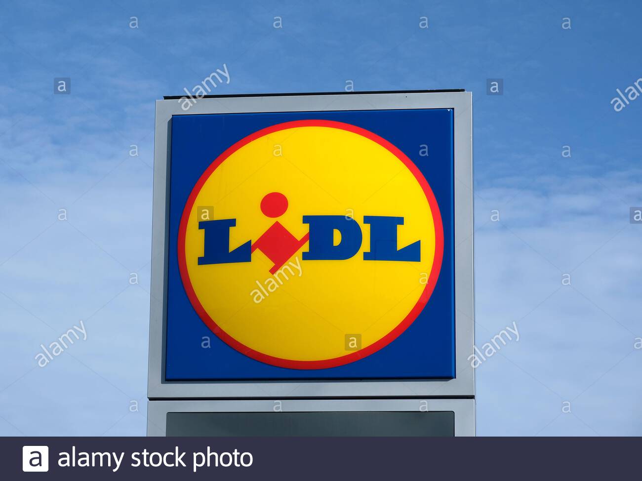 Lidl supermarket sign Stock Photo - Alamy
