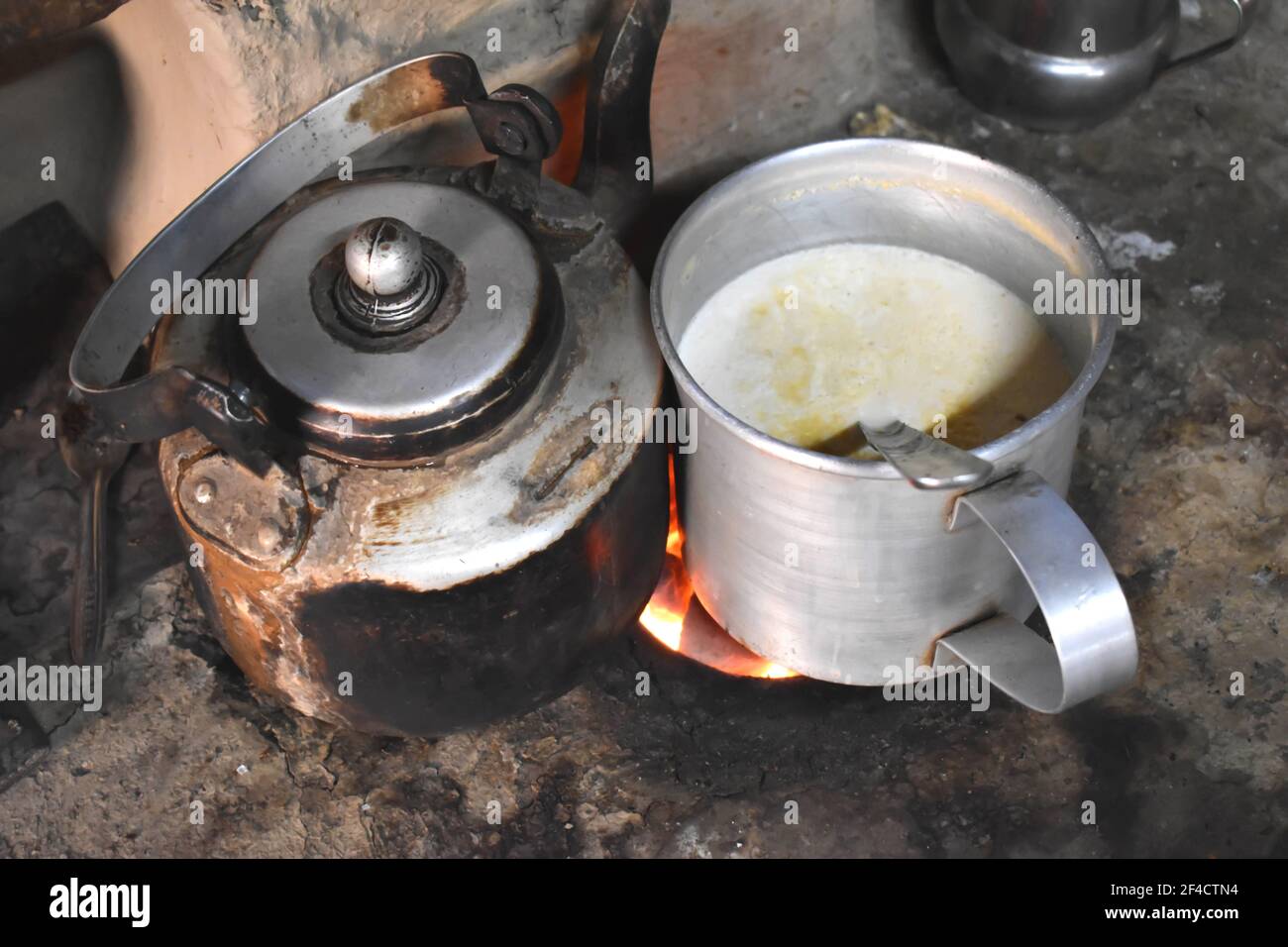 Roadside tea and coffee stall hi-res stock photography and images - Alamy