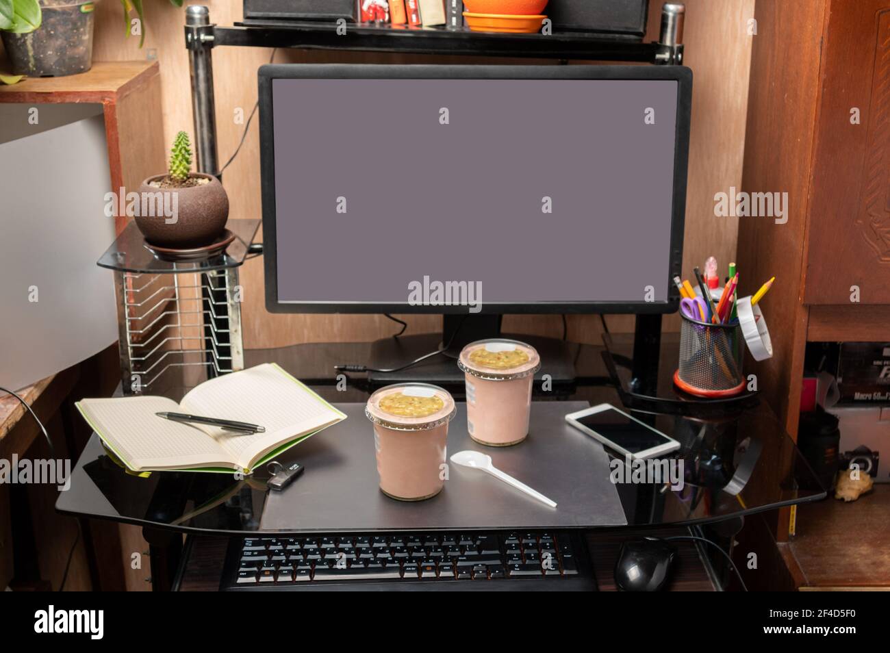 Plastic food try hi-res stock photography and images - Alamy