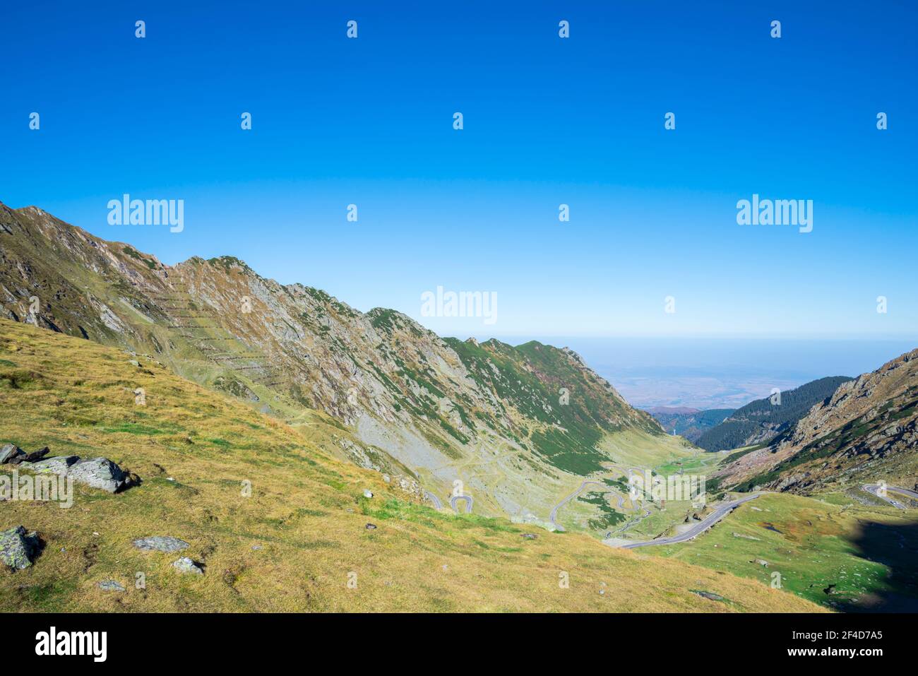 Aerial view transfagarasan mountain hi-res stock photography and images ...