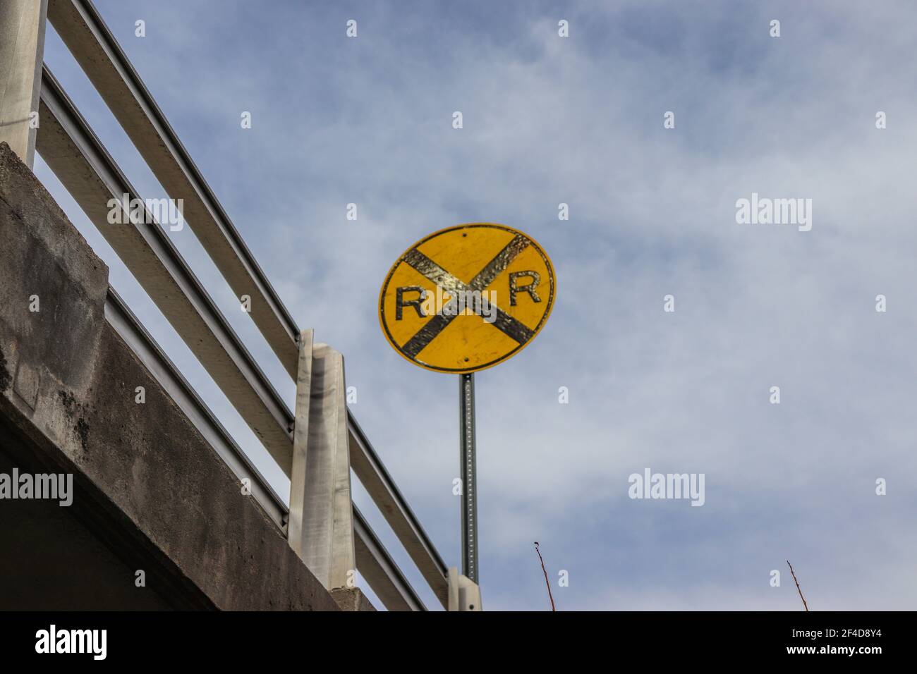 Railroad Crossing Sign Stock Photo - Alamy