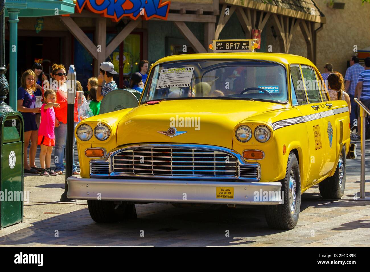 Taxi cab in los angeles hi-res stock photography and images - Alamy
