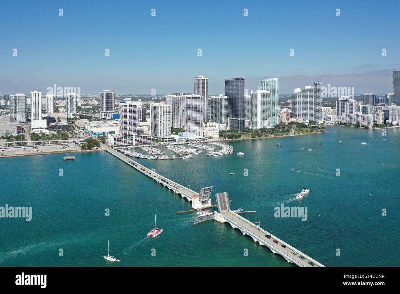 Buildings waterfront miami miami dade county hi-res stock photography ...