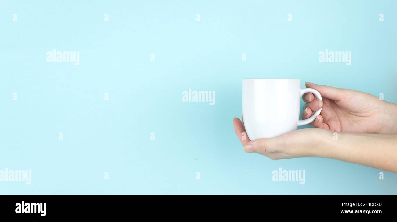 Refresh holding hands hi-res stock photography and images - Alamy