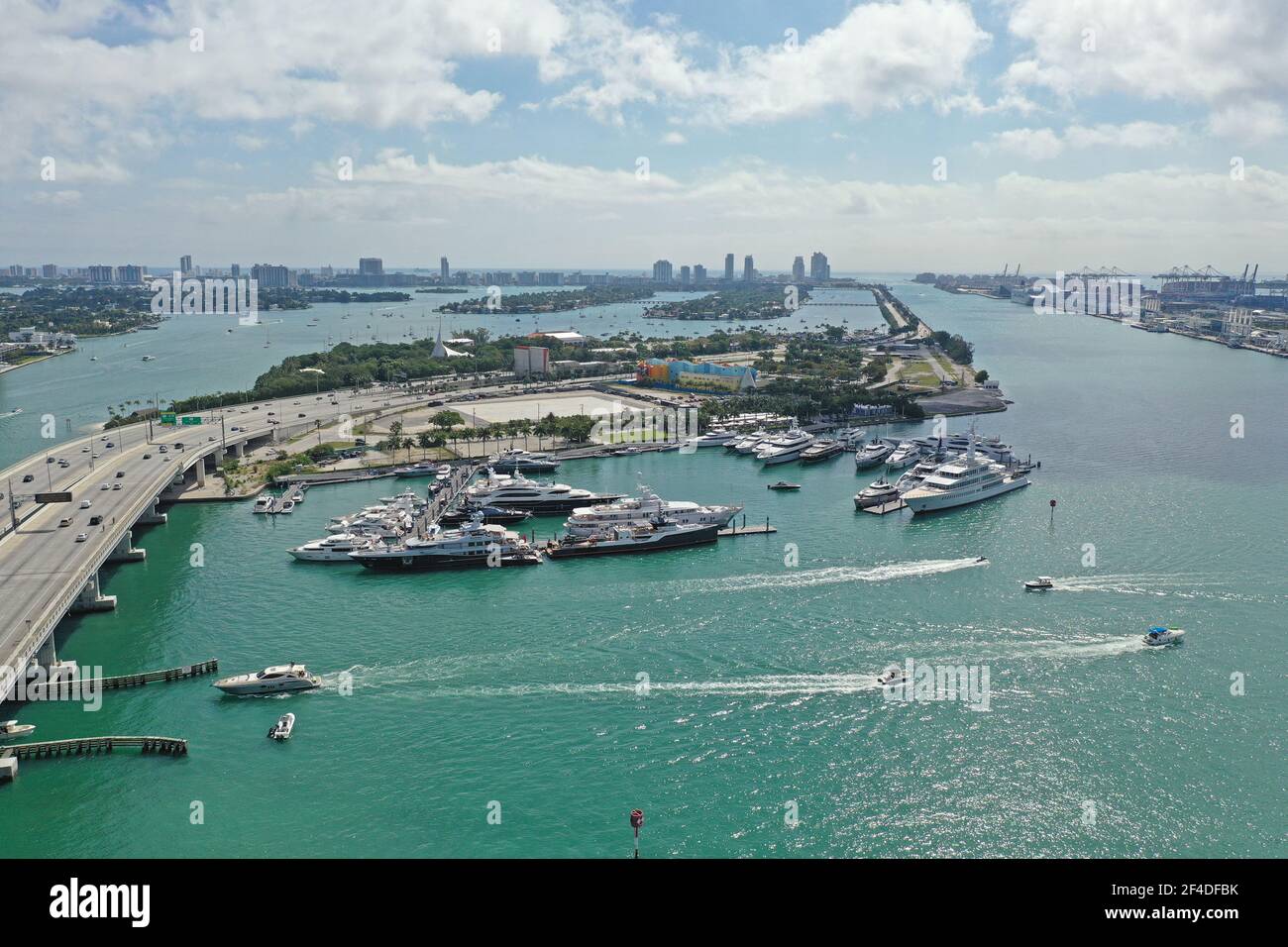 Aerial view of Island Gardens Deep Harbour Marina in Miami, Florida ...
