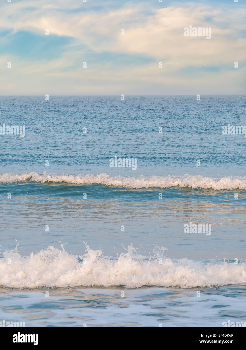 Small Breaking Waves High Resolution Stock Photography and Images - Alamy