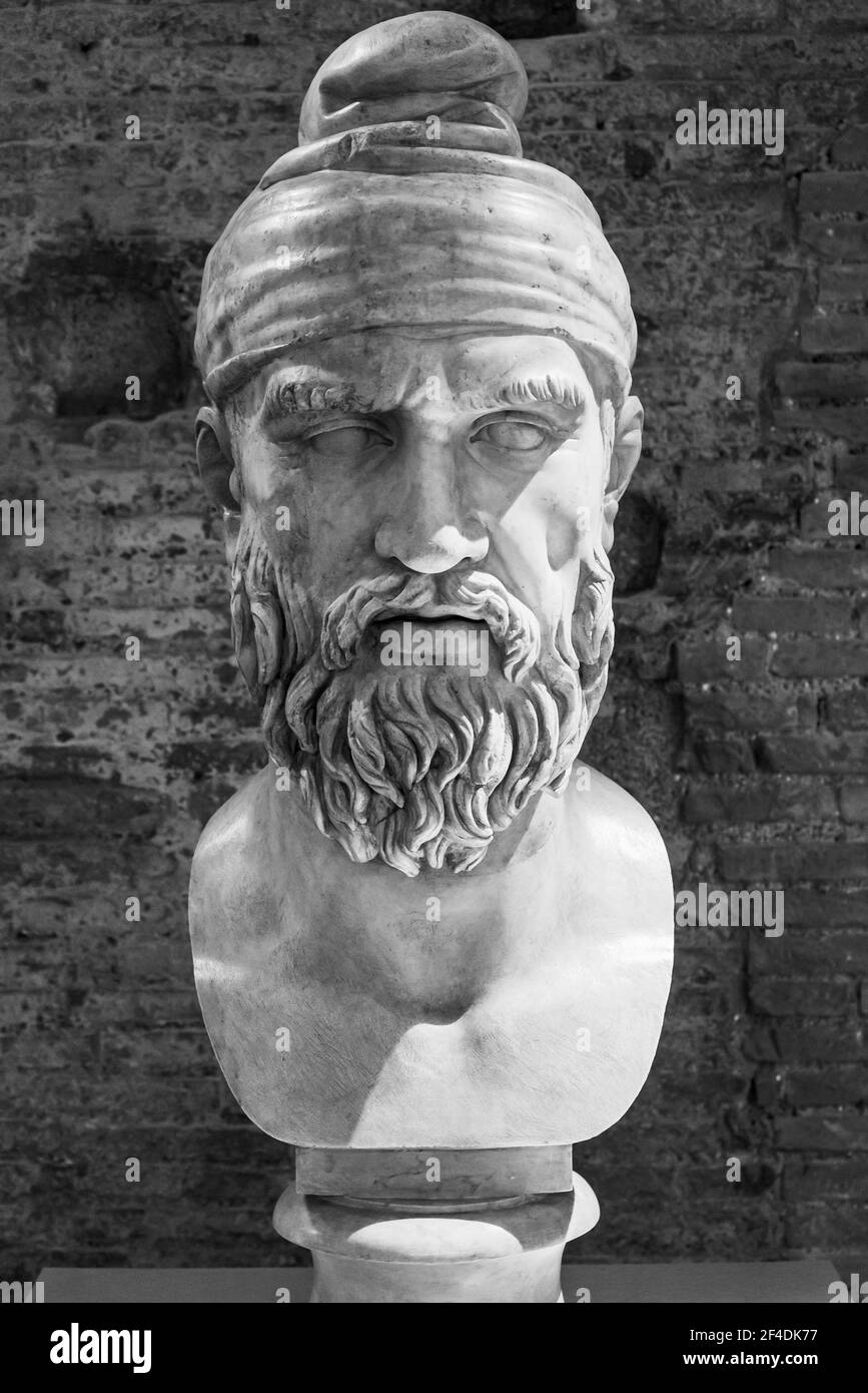 Black and white photo of ancient bust of man wearing a turban Stock ...
