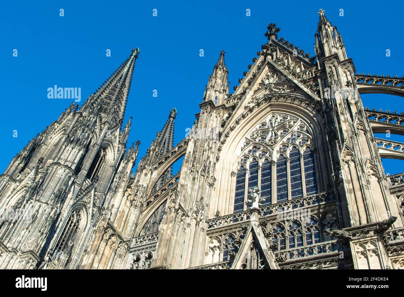 Gothic architectural details of Cologne Cathedral - most famous ...