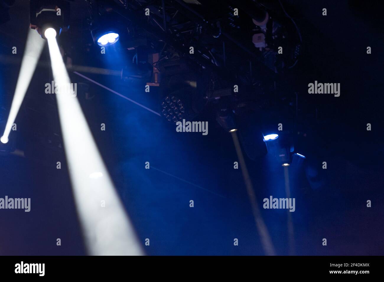Stage lighting background hi-res stock photography and images - Alamy