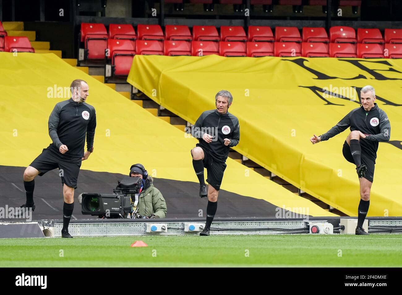 Assistant referee mark russell hi-res stock photography and images - Alamy