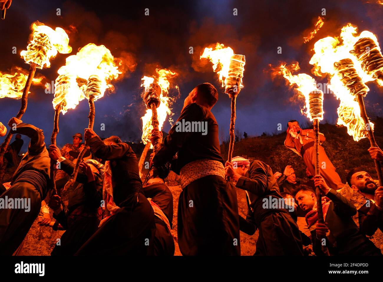 Fire nowruz zoroastrian hi-res stock photography and images - Alamy