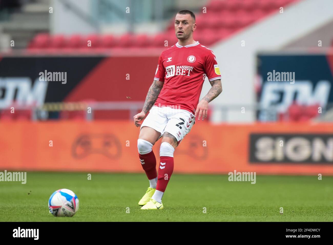 Gareth hunt hi-res stock photography and images - Alamy