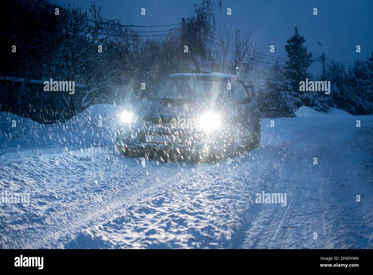 Massive snowfall hi-res stock photography and images - Alamy