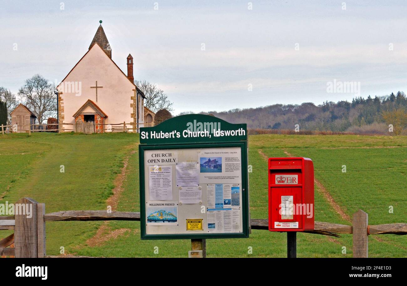 St gilberts church hi-res stock photography and images - Alamy