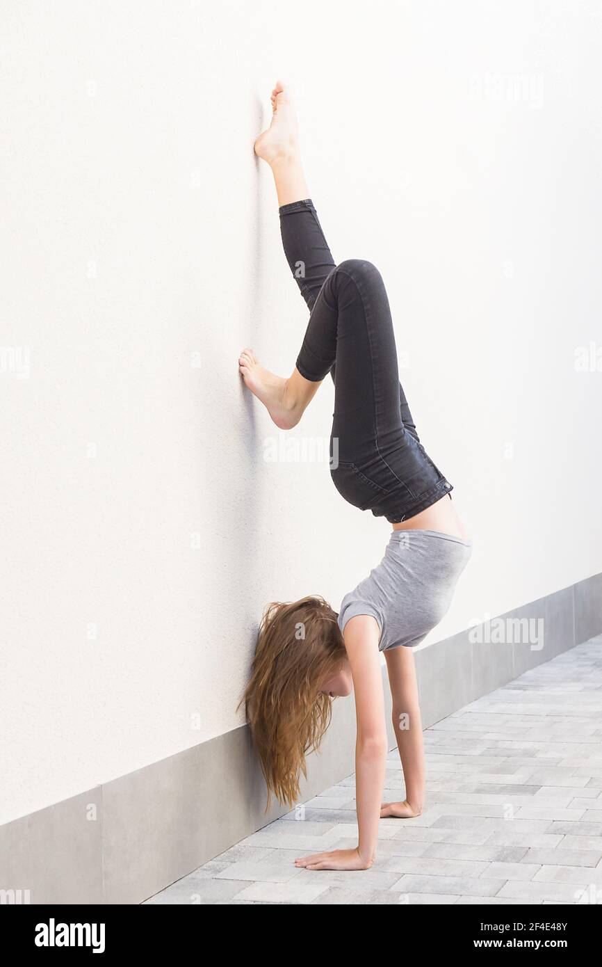 Woman arched back hi-res stock photography and images - Alamy