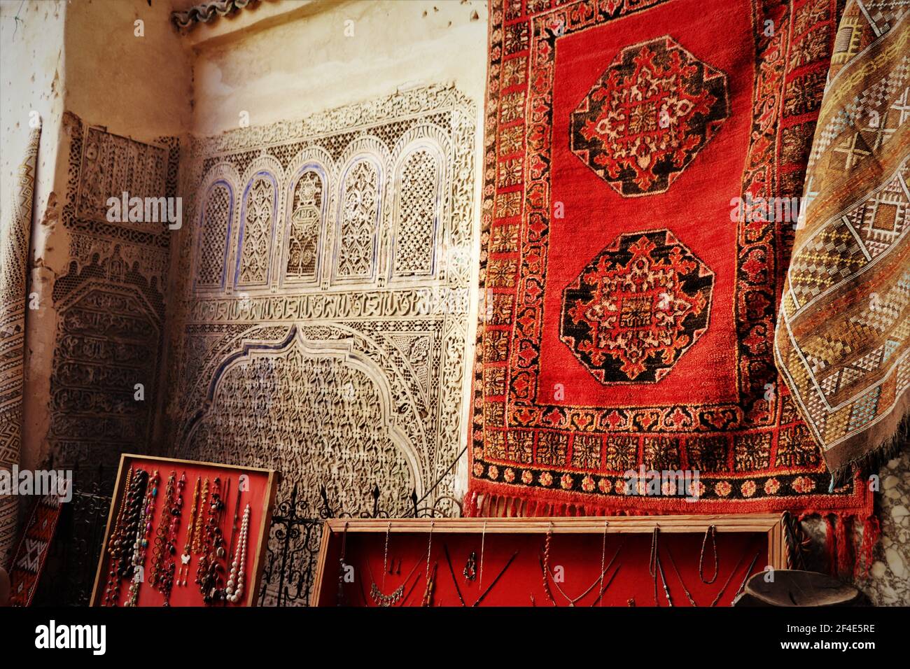 Fes market hi-res stock photography and images - Alamy