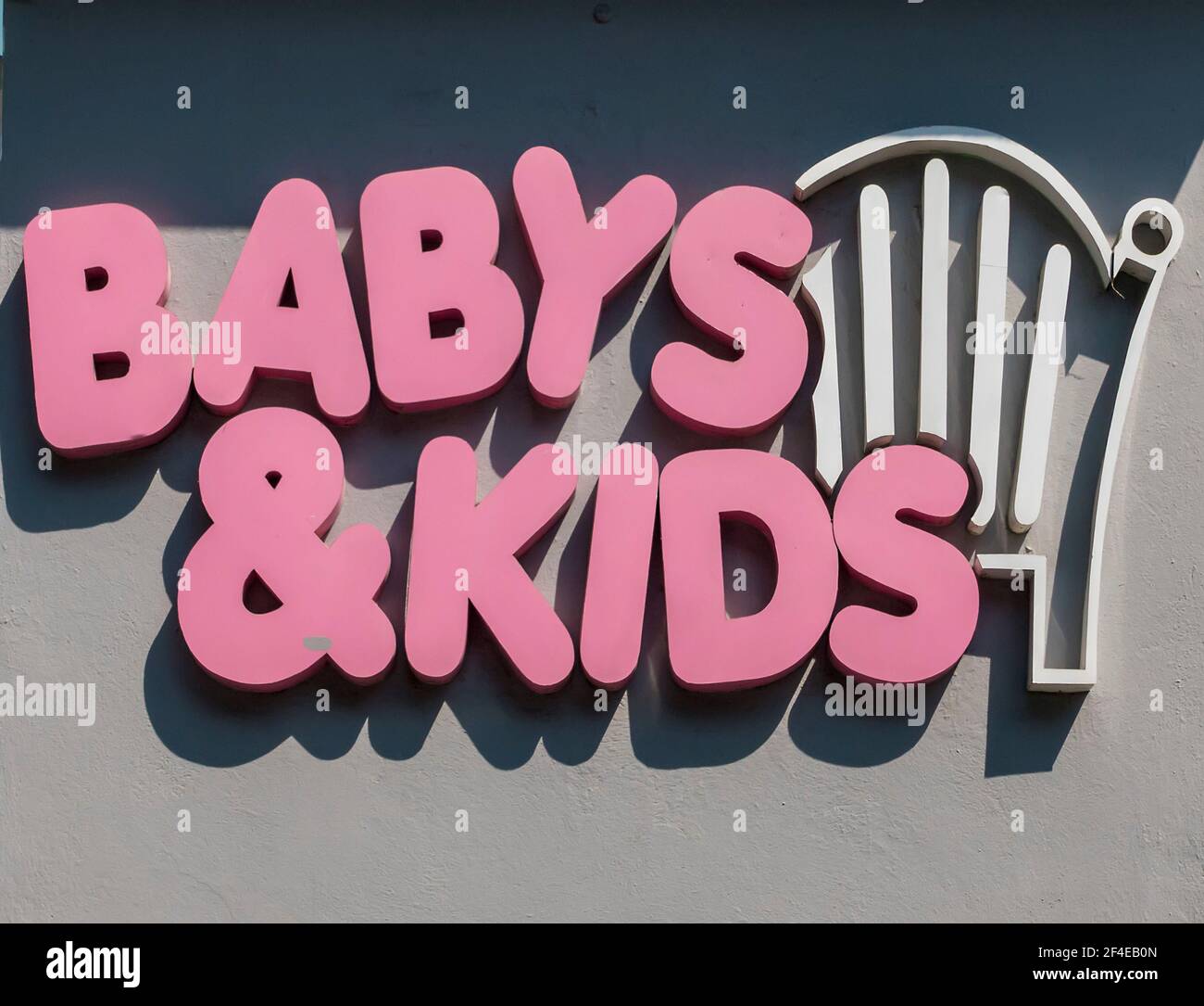 Spelling mistake on shop sign Stock Photo - Alamy