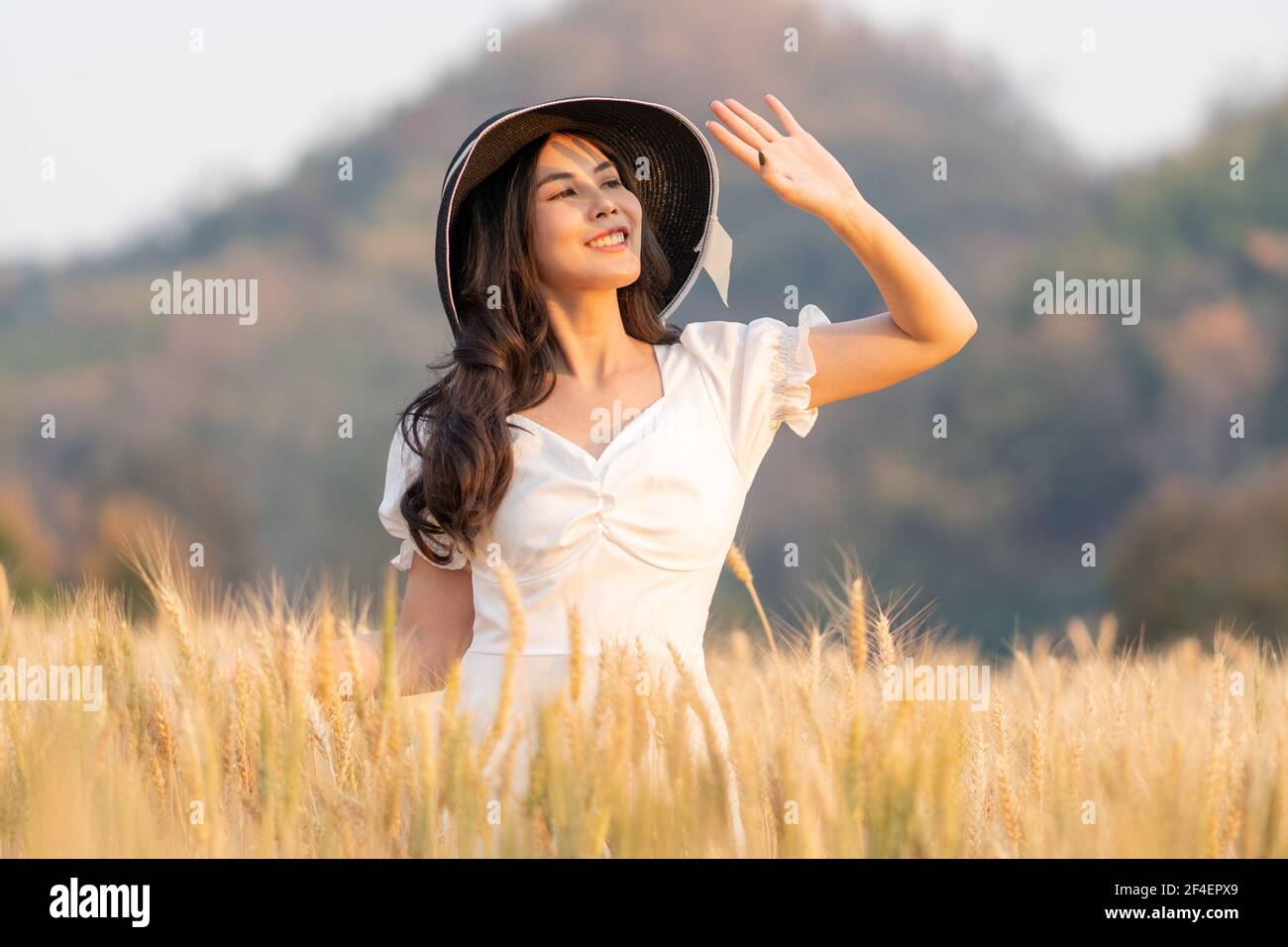 Hat blocking face hi-res stock photography and images - Alamy