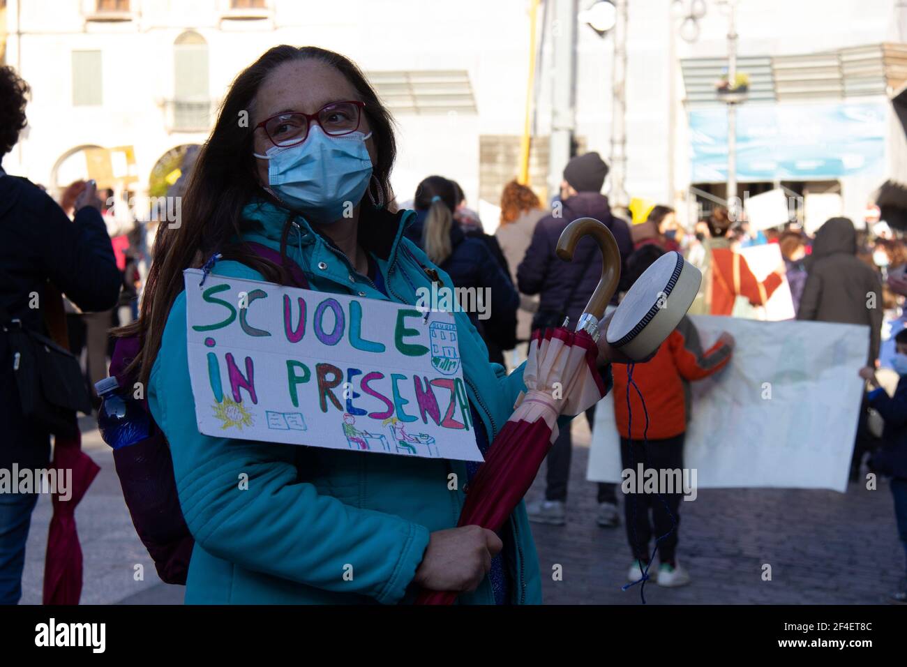 Bassano Del Grappa, Italia. 20th Mar, 2021. Flash Mob riapriAMO le ...