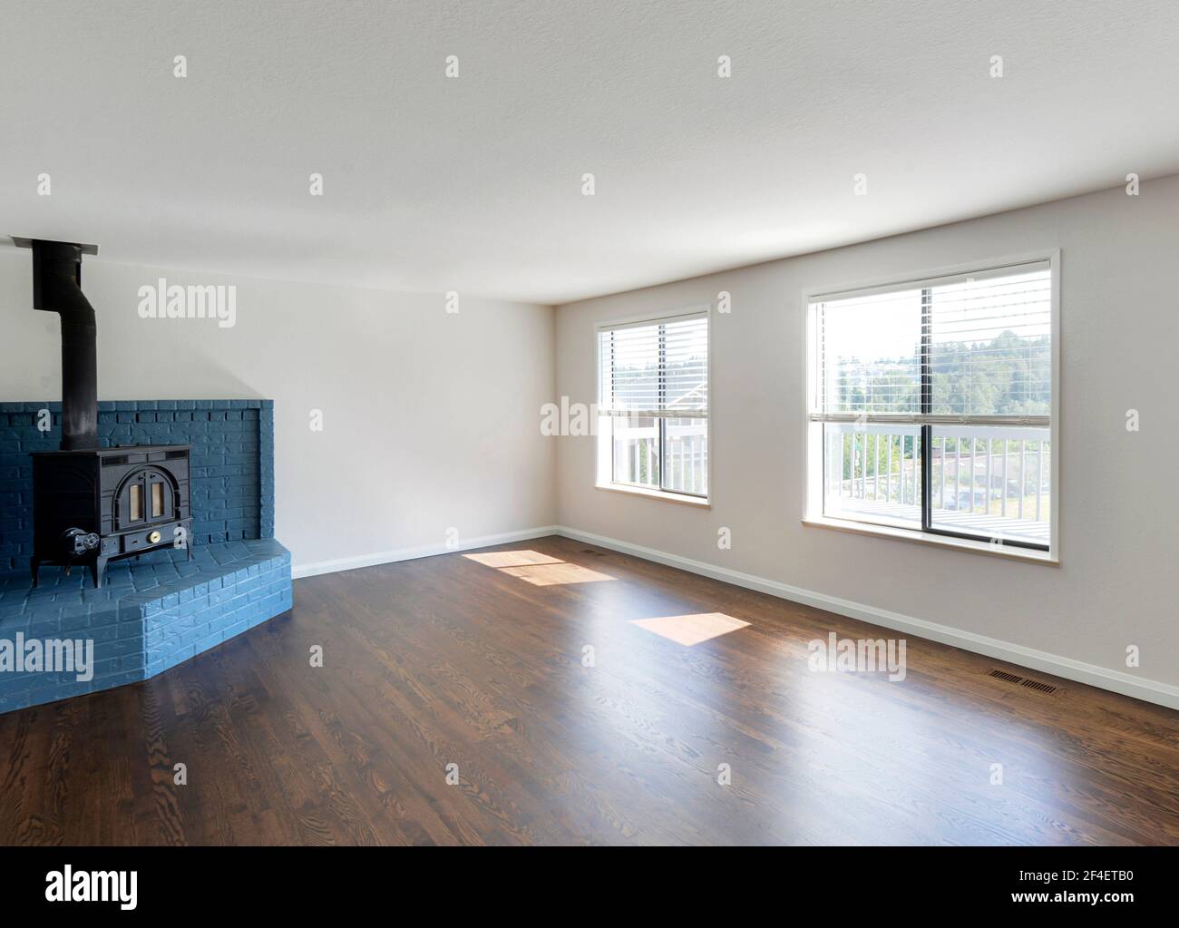 Modern residential empty living room interior Stock Photo - Alamy