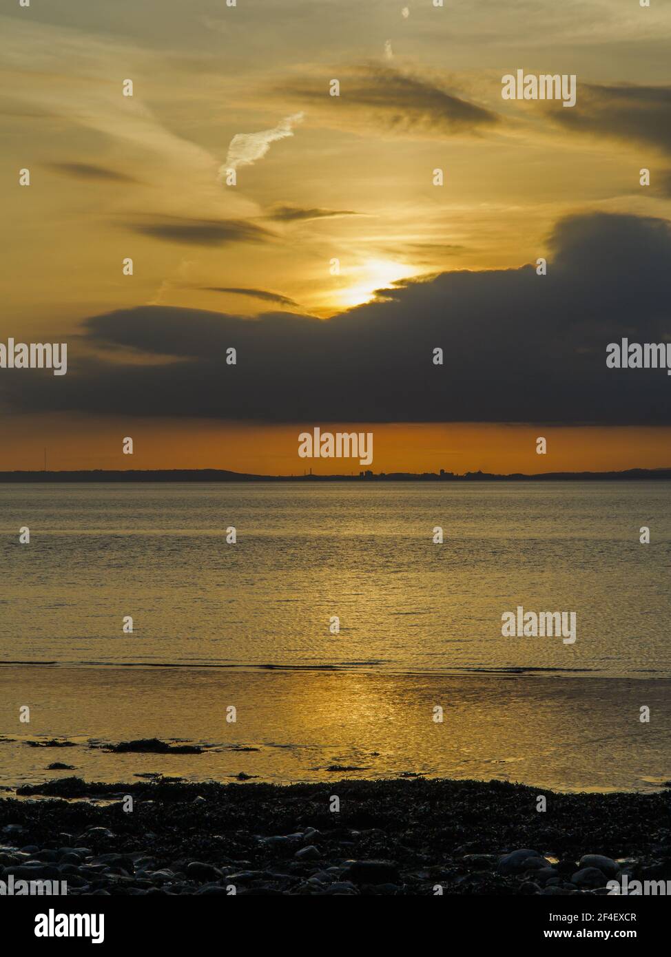 Sunset over the Bristol channel Stock Photo - Alamy
