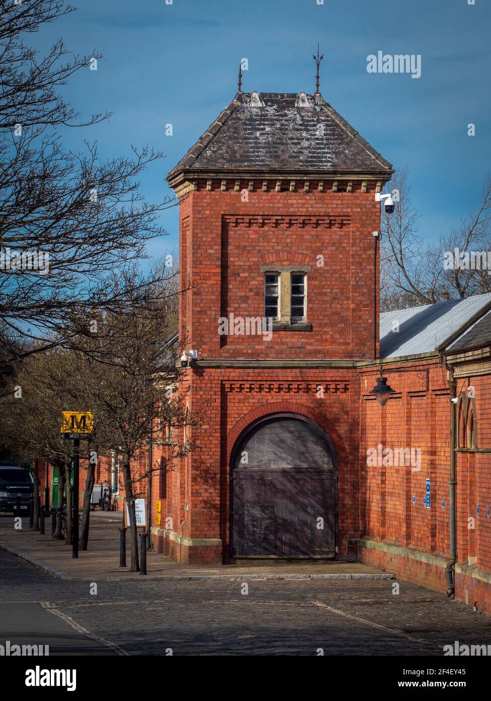Tyneside metro train hi-res stock photography and images - Alamy