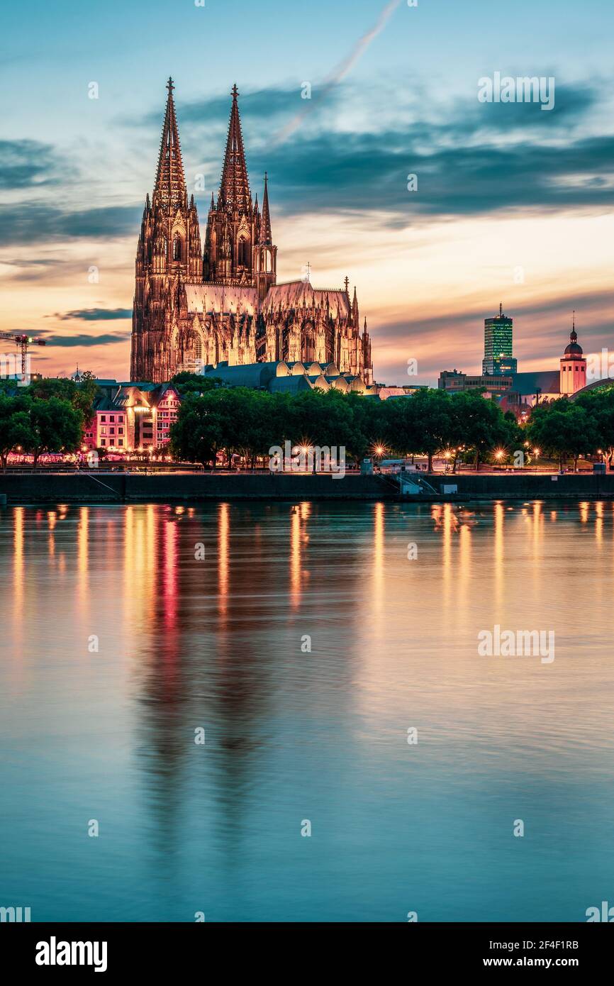 Panoramic view of Cologne Cathedral at nightfall, Germany Stock Photo ...