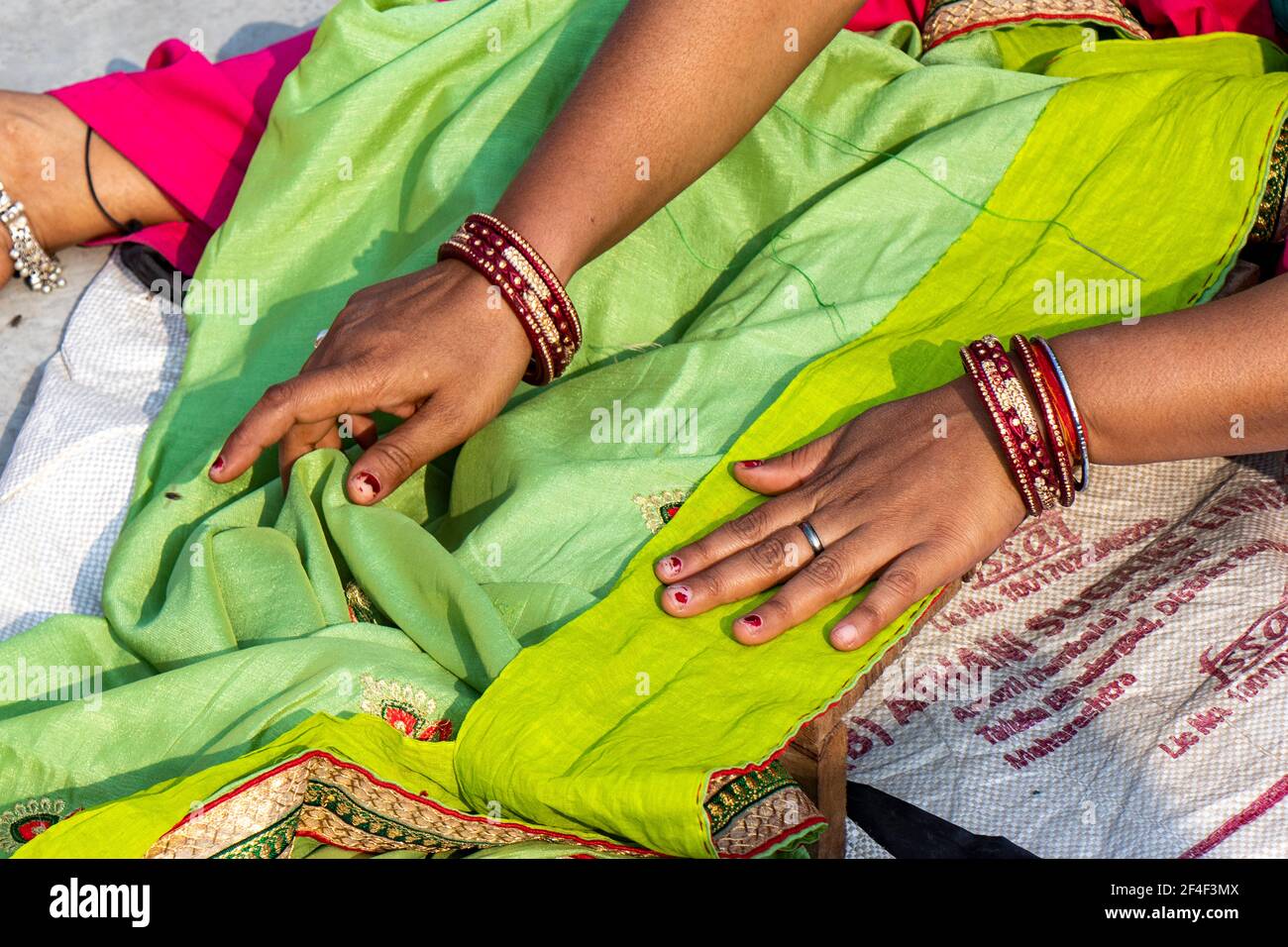 Person sewing clothes close up hi-res stock photography and images - Alamy