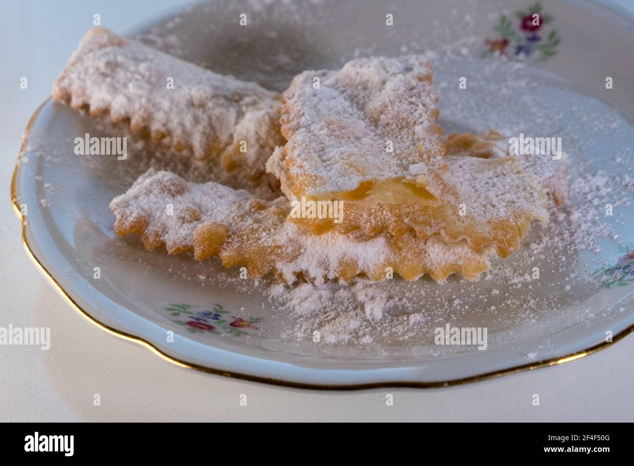 chiacchiere, a traditional fried neapolitan carnival pastry Stock Photo ...
