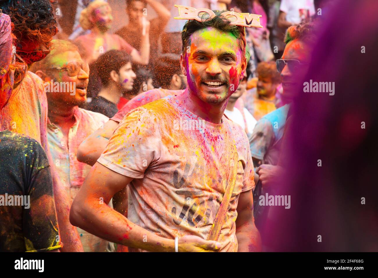 Throwing colors hi-res stock photography and images - Alamy