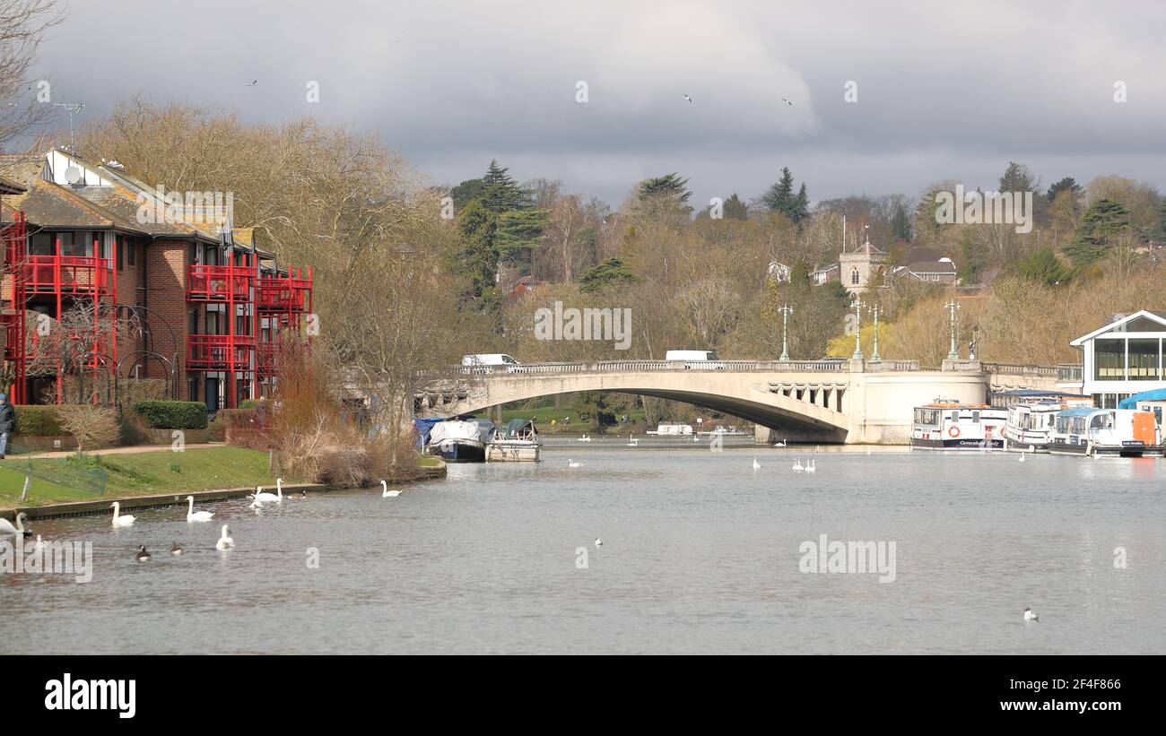 View of the river Thames in Reading with Caversham Bridge in the ...