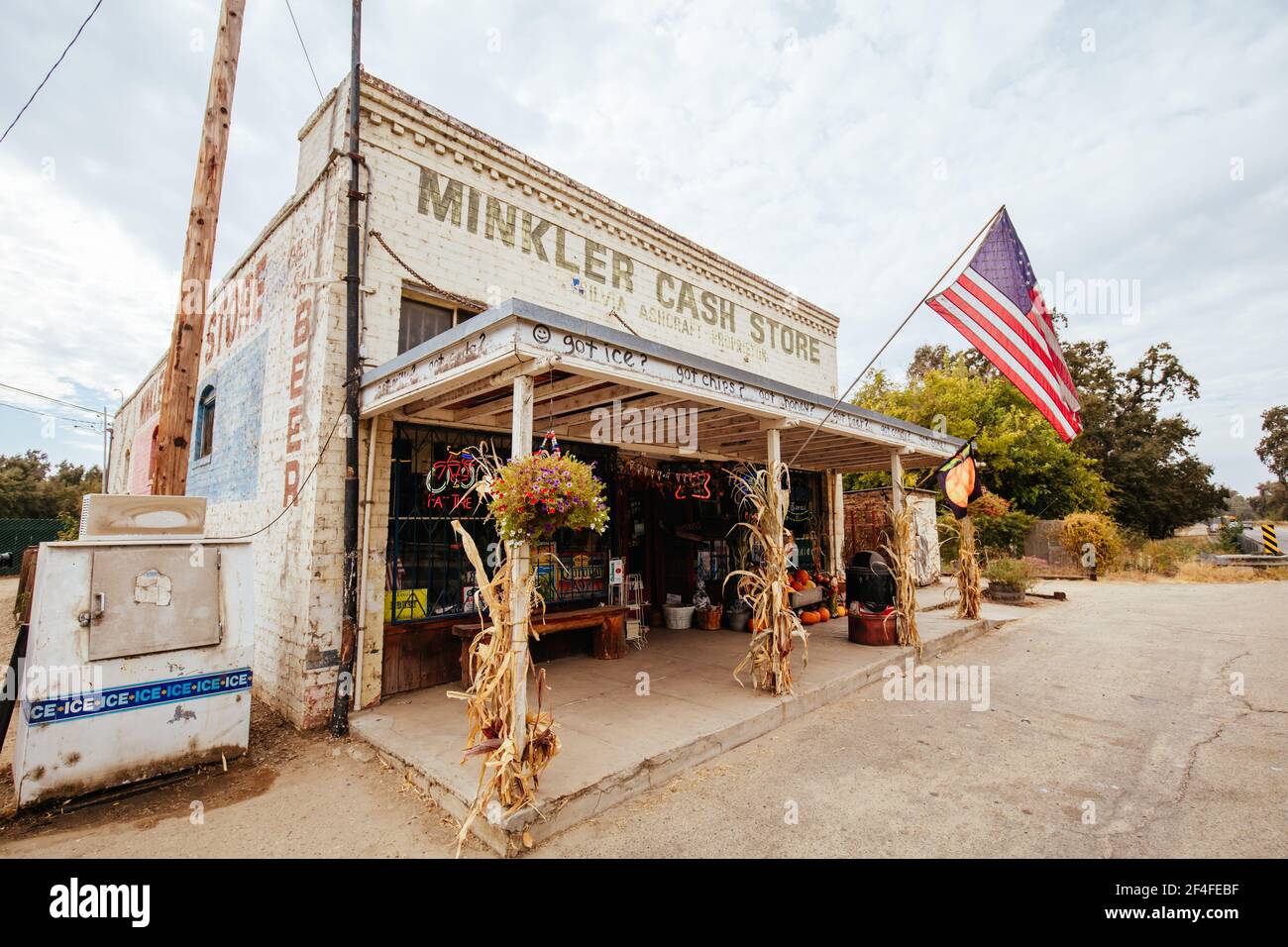 Minkler hi-res stock photography and images - Alamy