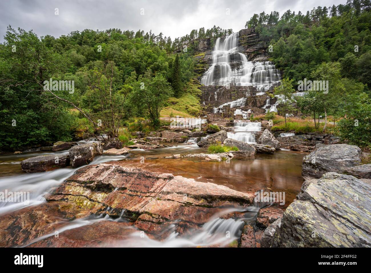 Tvindefossen waterfall, Skulestadmo, Vestland, Norway Stock Photo - Alamy