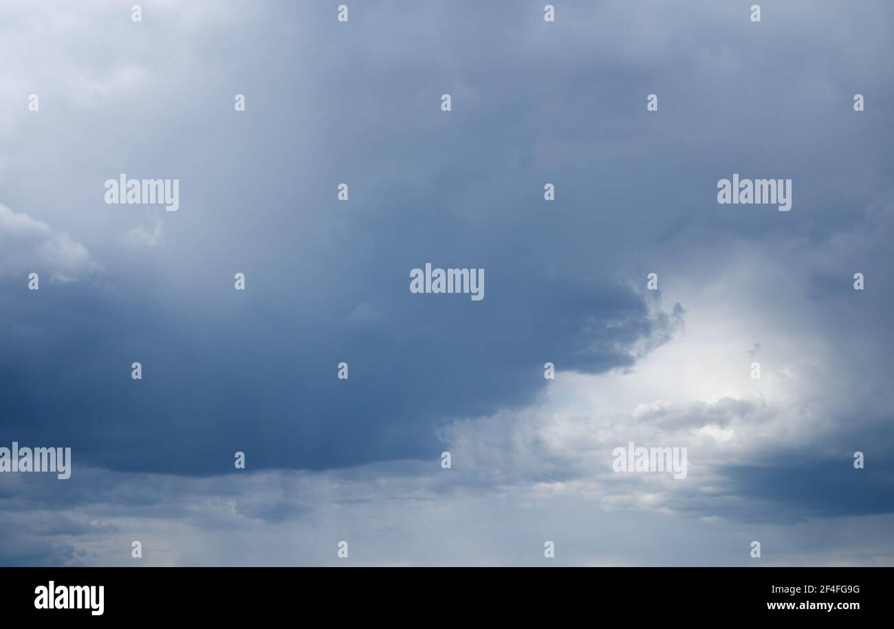 Light grey clouds hi-res stock photography and images - Alamy