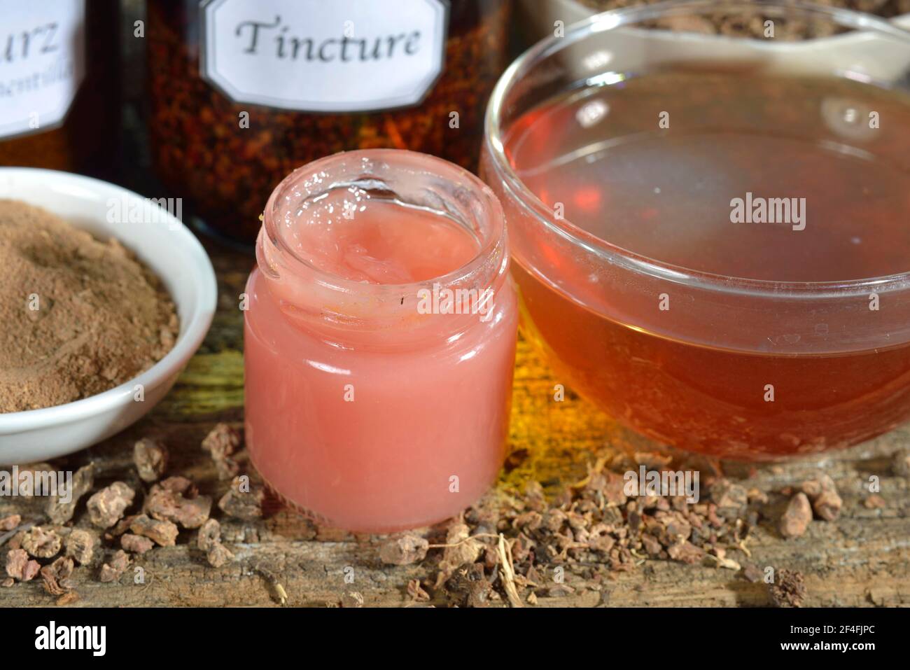 Potentilla erecta (Potentilla tormentilla) ointment, tea, roots crushed ...